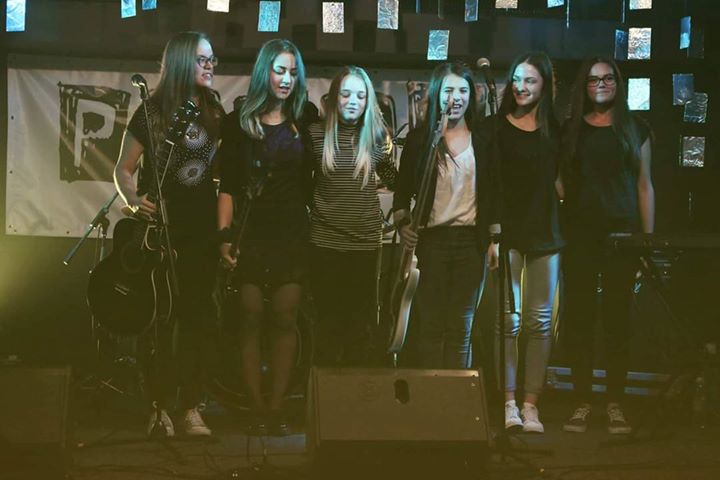 Grupai “Piparmētra” i Arņam Slobožaninam (“Dabasu Durovys”) kūpeiga ...